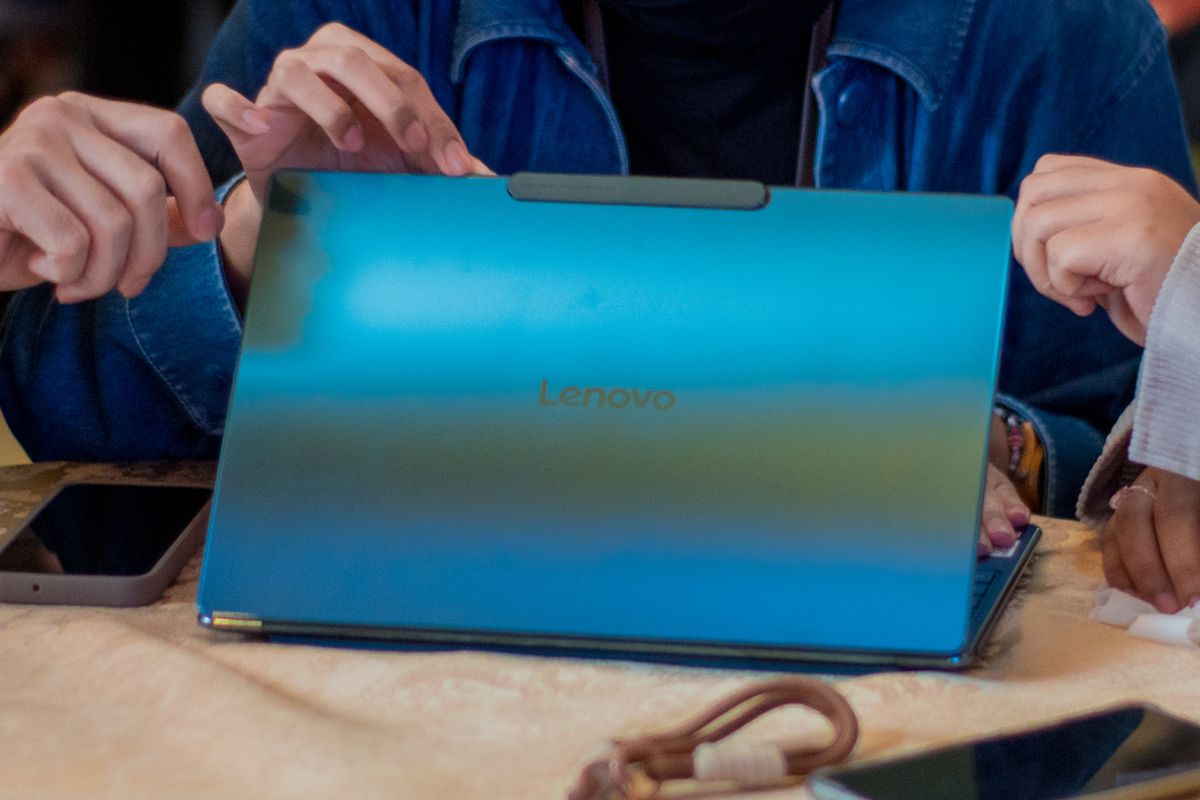 Lenovo Luncurkan Tujuh Laptop Tipis Ringan di Indonesia: Harga dan ...